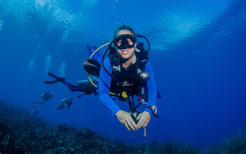 Welcome to Scuba Nomad Roatan - Scuba Nomad Roatan